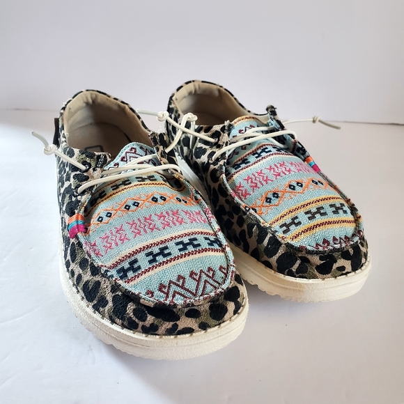 Hey Dude | Shoes | Hey Dude Shoes Wendy Aztec Jungle Beige Size 6 ...